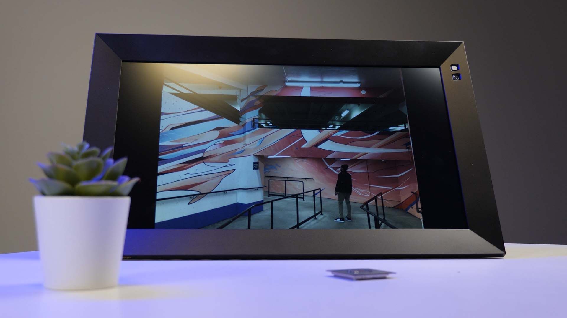 Nixplay N Smart Photo Frame Review