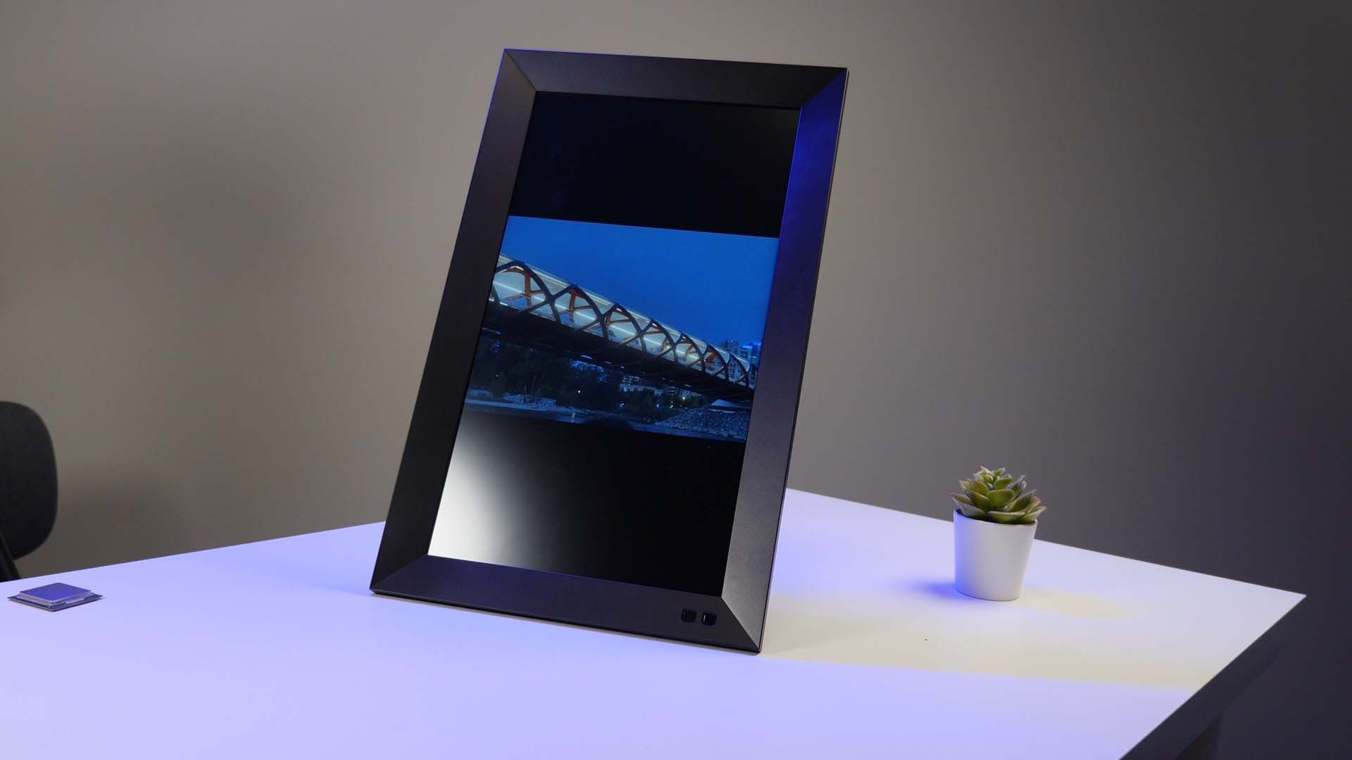 Nixplay N Smart Photo Frame Review